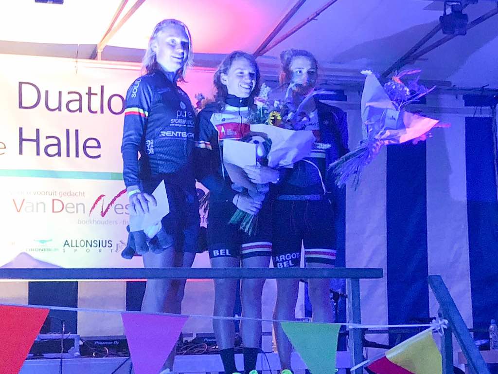 Angelo Vandecasteele wint confrontatie met ‘big three’ in duatlon Halle ...