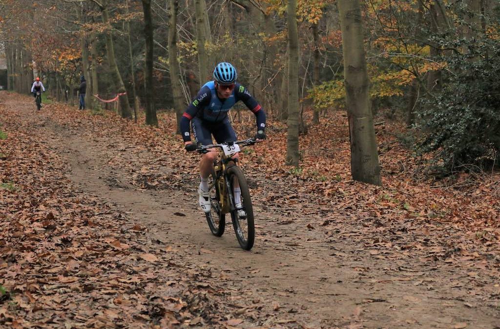 Geert Lauryssen pakt negende zege in cross-duatlon Wuustwezel, Hasse ...