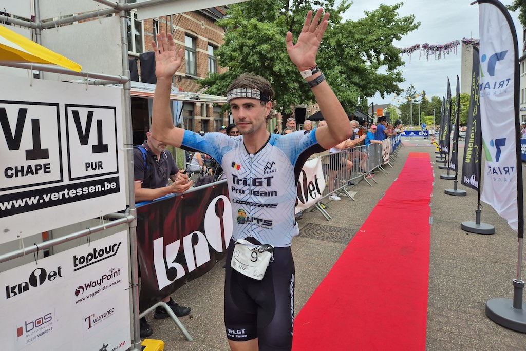 Dries Matthys domineert Hageland Power Triatlon, Marleen Van Roessel ...