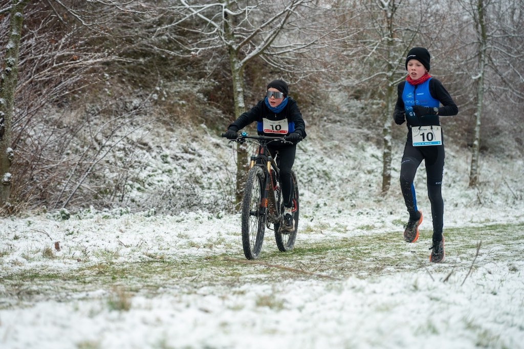 Thomas Govaert en David Descamps pakken winst in eerste Run & Bike van 2026 in Vilvoorde ...